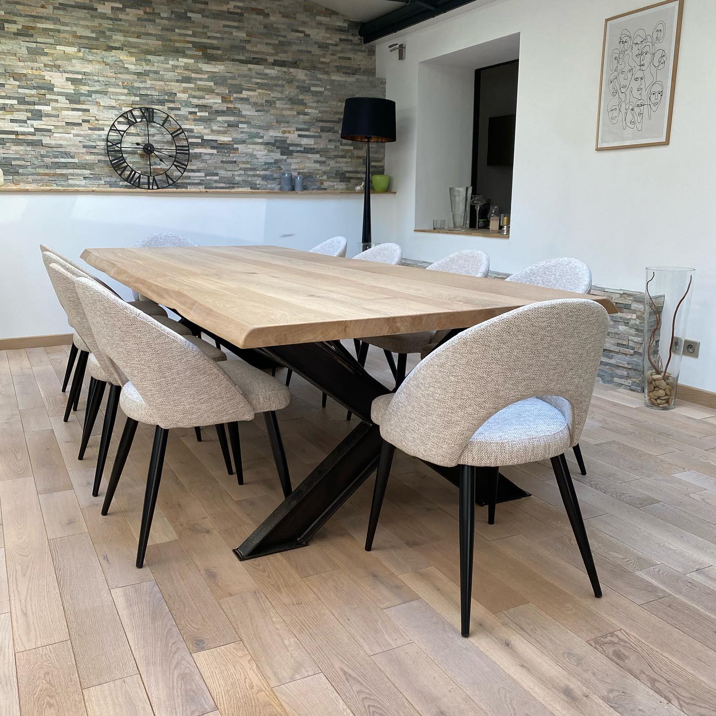 Table Boomerang en frêne massif – table 12 personnes